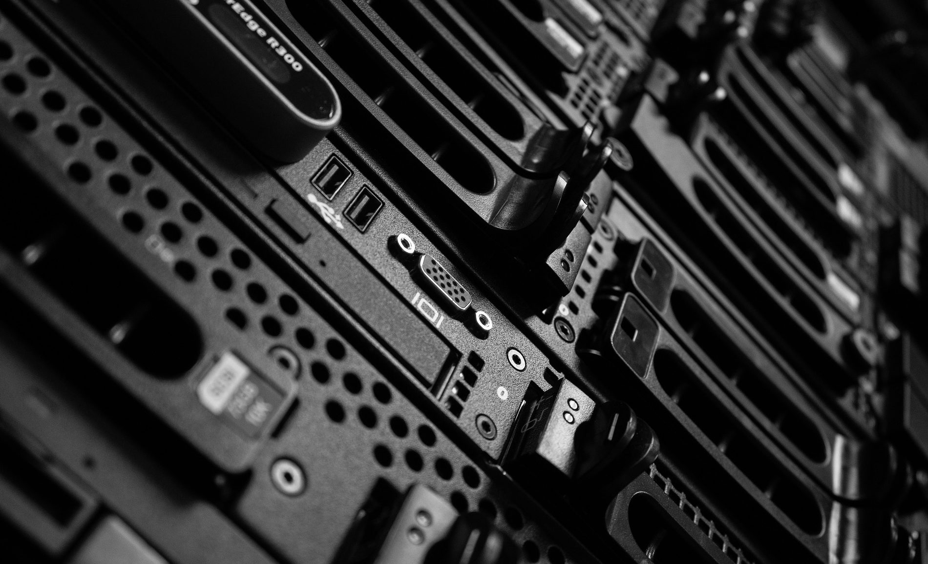 Úložiště dat jsou bezpečná, ale darovanému koni na zuby nekoukej – faei.cz