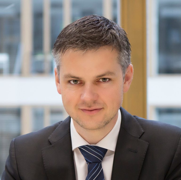 Roman Fink finančním ředitelem ČMSS. Strategii ČSOB povede Vladimíra ...