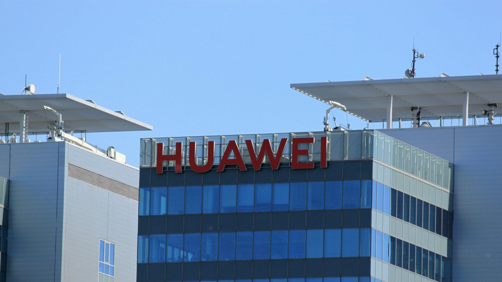 Huawei v roce 2021: Menší tržby, ale větší zisk – faei.cz