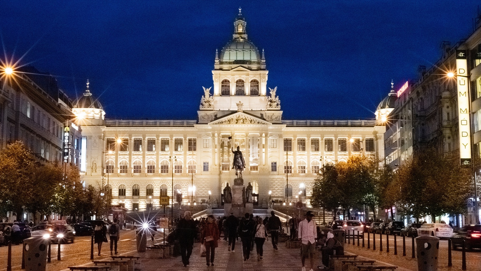 Pokud chtějí odbory něco změnit, musí dokázat zaplnit Václavák – faei.cz